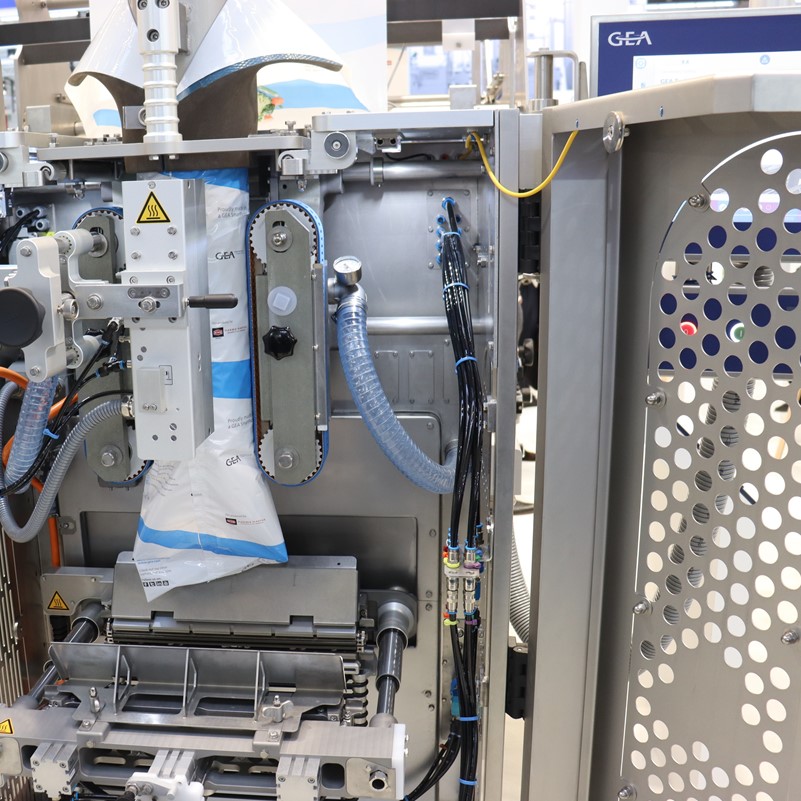 IFFA 2022: GEA showcases improved Smartpacker CX400 for Teflon-free sealing